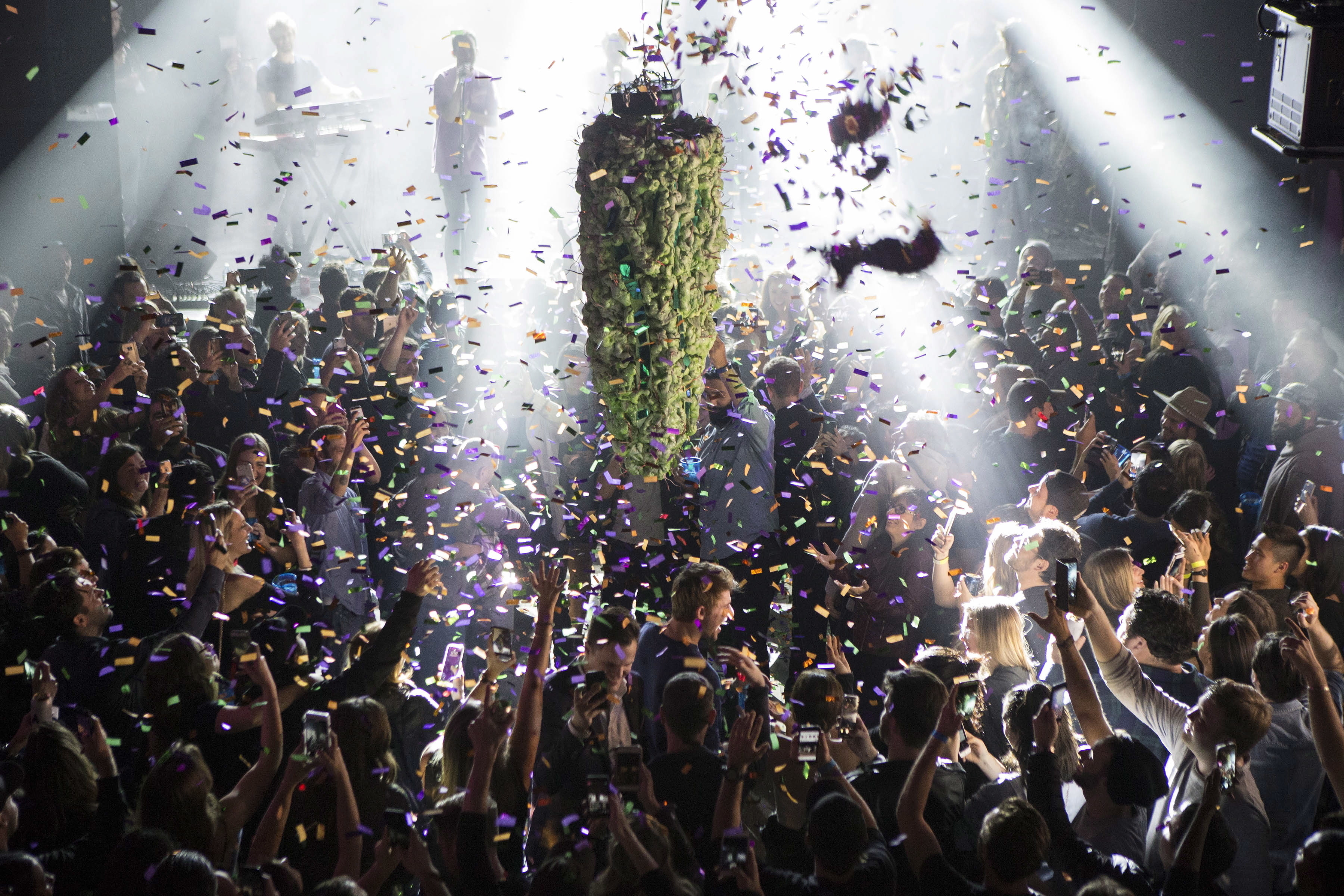 In photos: Toronto lights up on Day 1 of Canadian cannabis legalization ...