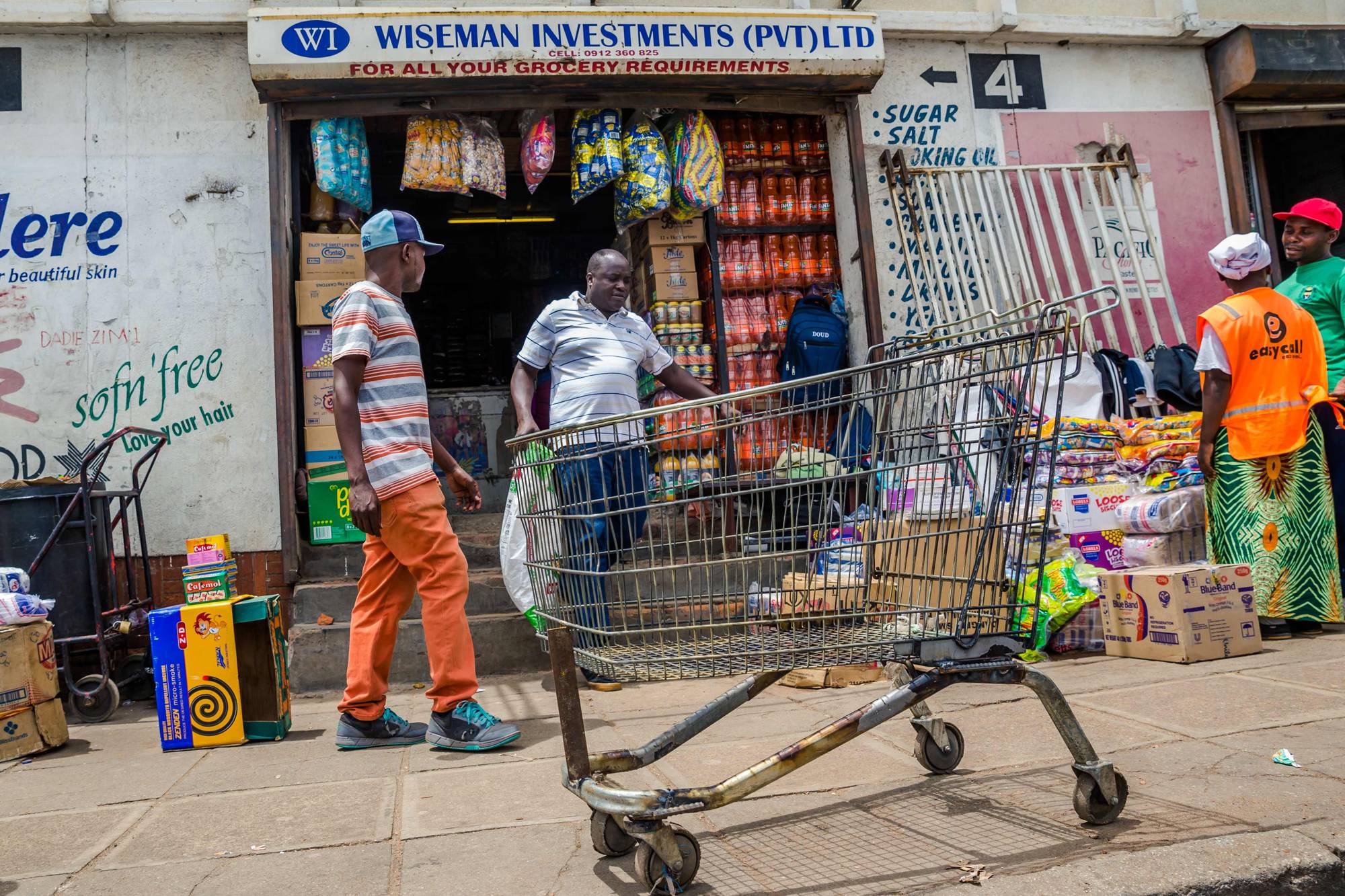 In photos: With Mugabe in custody Zimbabweans enter a new era - The ...