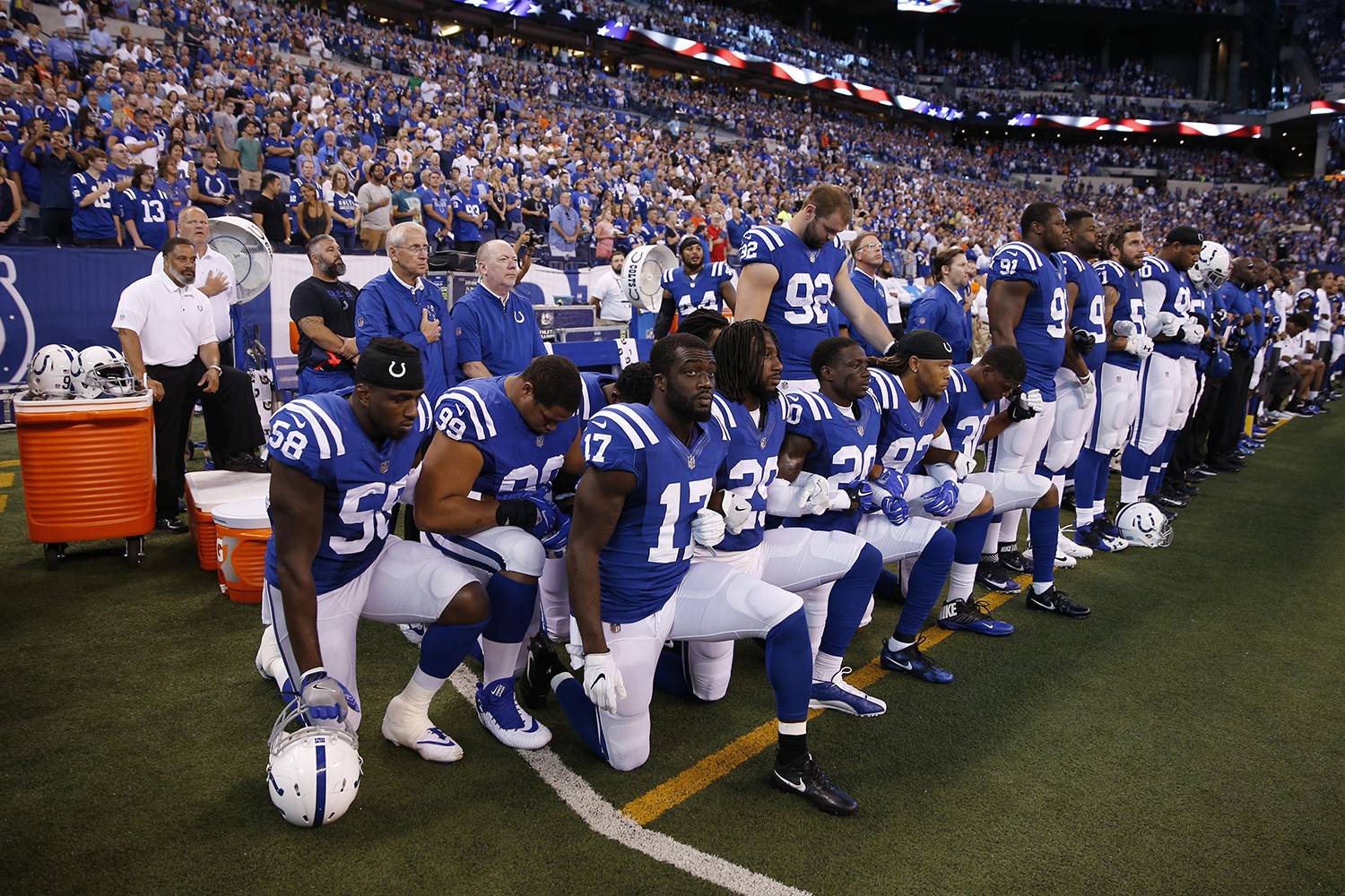 NFL players kneel or lock arms in unity during national anthem - The ...