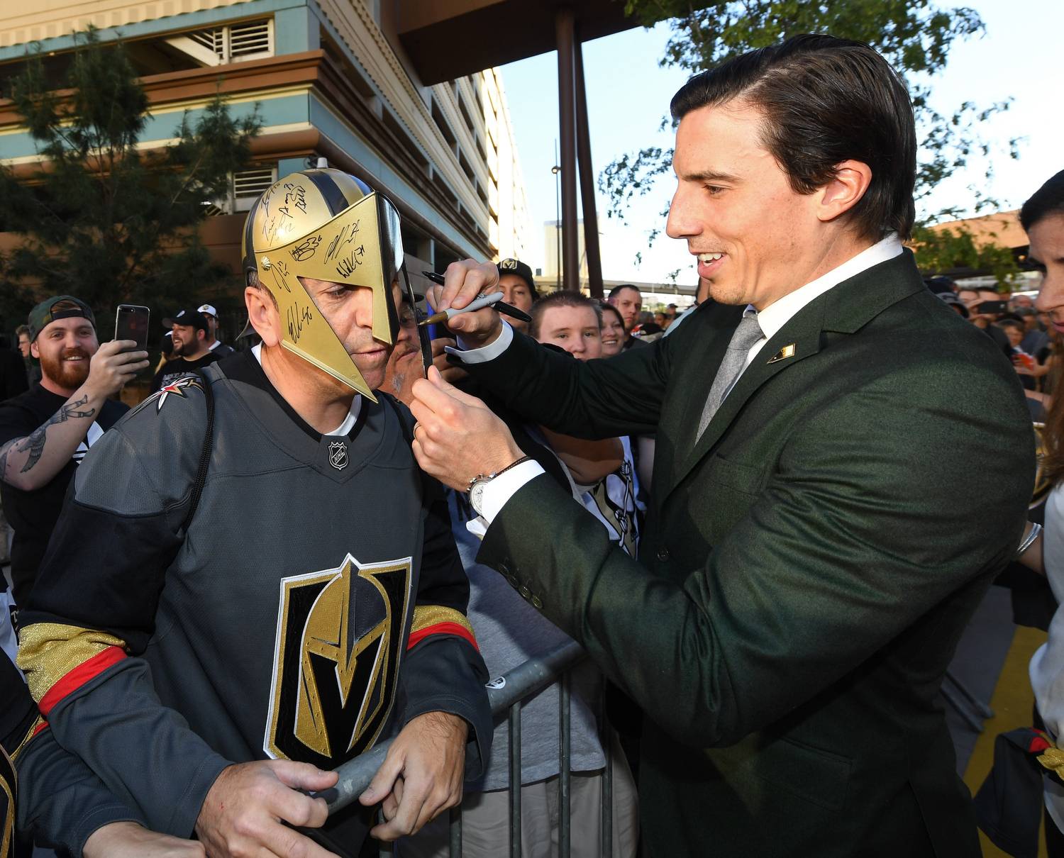 In Photos: Las Vegas Knights pre-game ceremony honours shooting victims ...