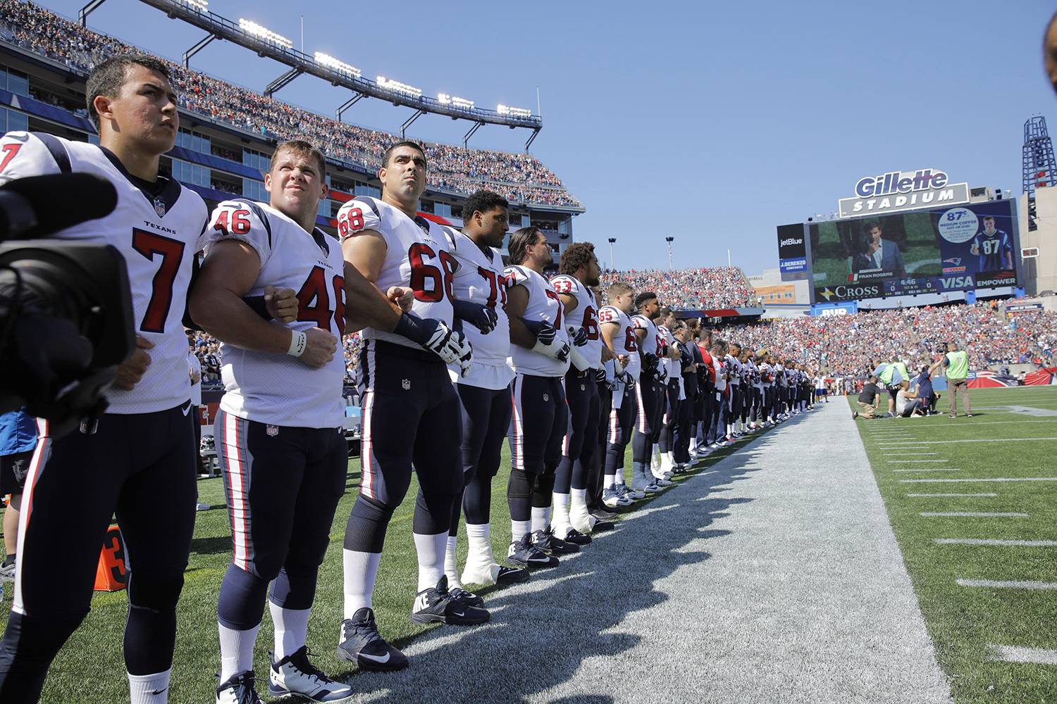 NFL players kneel or lock arms in unity during national anthem - The ...
